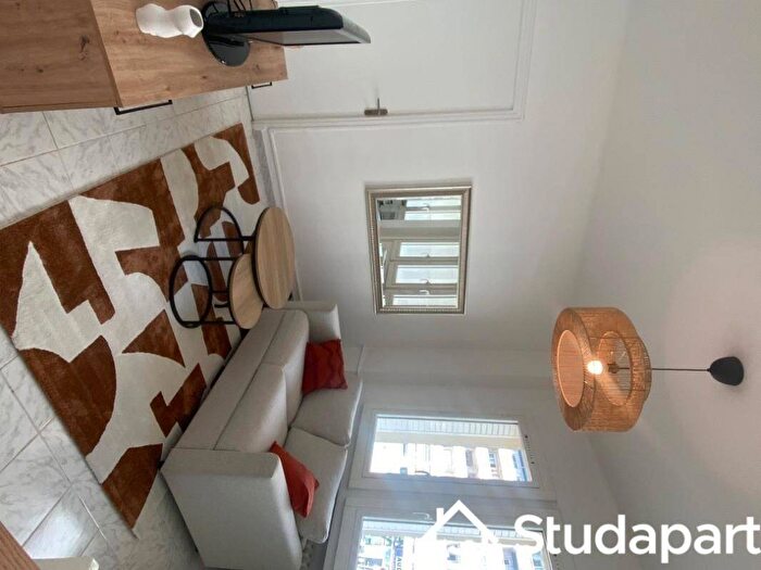 Appartement à louer - Champ de Mars, Toulon - 1 pièce - 1 chambre