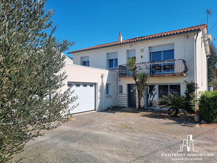 Maison à vendre - Fontenay-le-Comte, Charzais, Granges, Ardennes - 8 pièces - 4 chambres