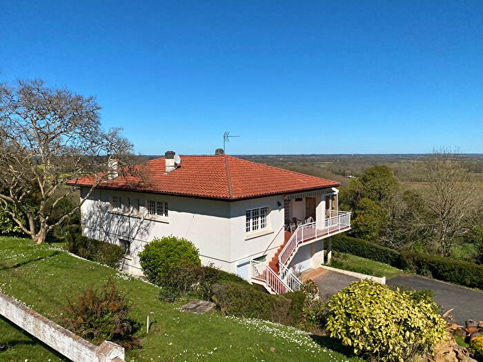 Maison à vendre - Mugron - 5 pièces - 4 chambres