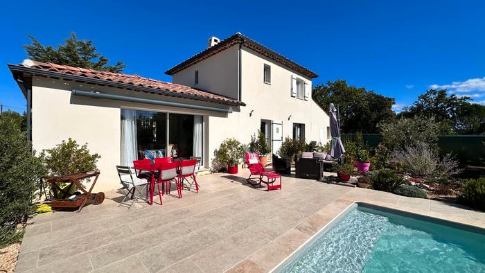 Vinon-sur-Verdon : Maison 4 pièces à vendre