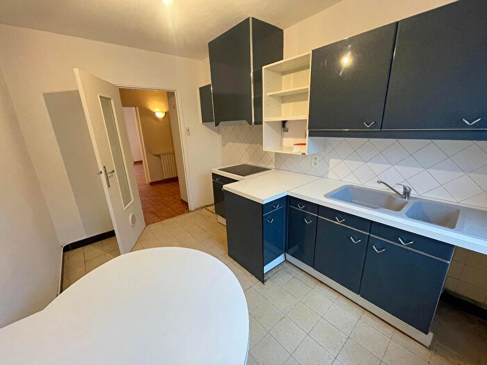 Appartement à louer - Millau, Gambetta, Cantaranne - 3 chambres