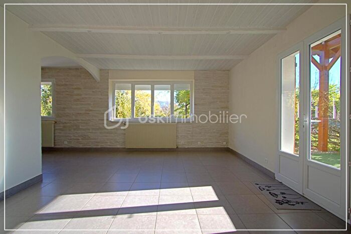 Maison à vendre - Le Pont-de-Beauvoisin - 7 pièces - 5 chambres