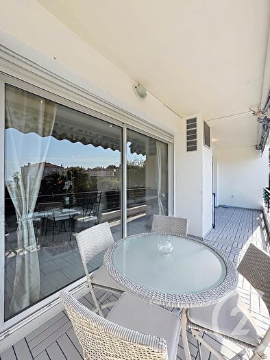 Cannes, Californie Pezou : Appartement 4 pièces à vendre