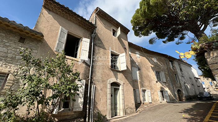Maison 9 pièces à Liouc, à vendre