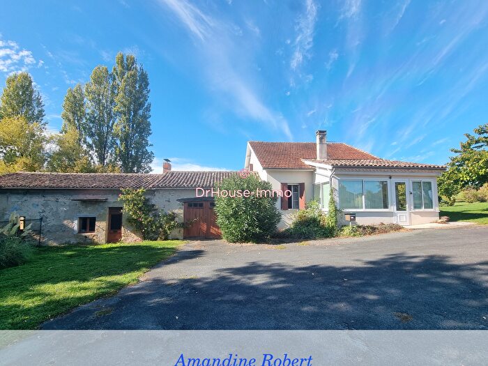 Maison à vendre - Douzains - 7 pièces - 4 chambres