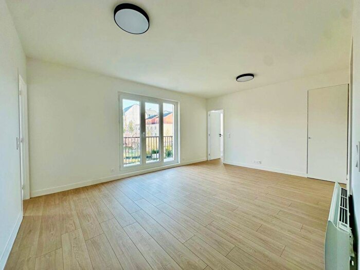 Appartement à louer - Cimetiere, Créteil - 3 pièces - 2 chambres