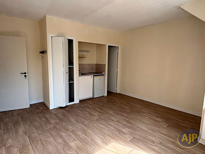 Appartement 1 pièce à louer - Quartiers Centre, Fougères, Sévigné
