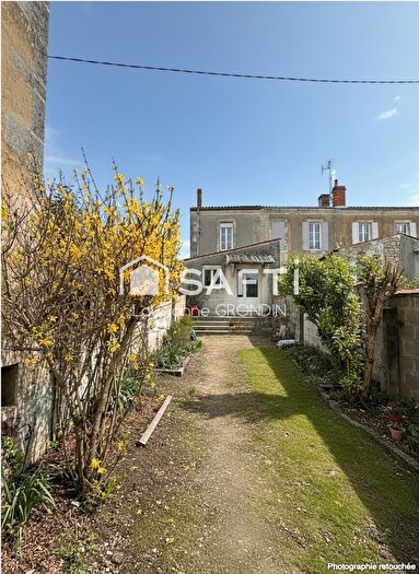 Maison à vendre - Saint-Jean-dAngély - 5 pièces - 3 chambres