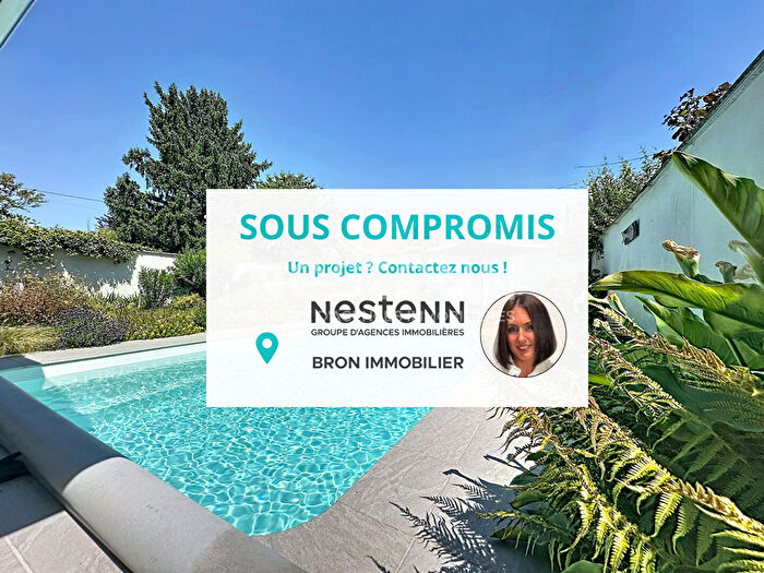 Bron, Centre-ville : Maison 5 pièces à vendre