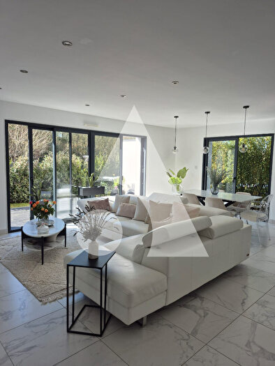 Maison à vendre - Montreuil-Juigné - 5 pièces - 4 chambres