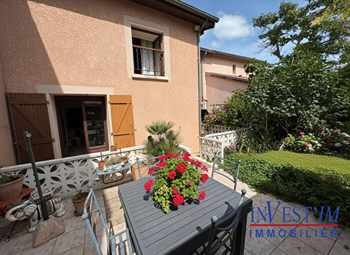 Saint-Genis-Laval, Centre-ville : Maison 4 pièces à vendre