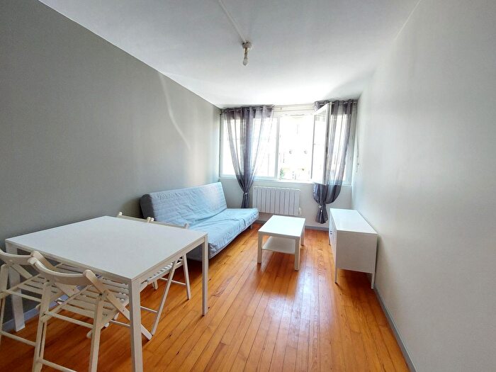 Appartement à louer - Saint-Étienne, Bernay, Valfuret - 2 pièces - 1 chambre