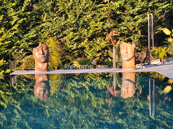 Maison à vendre - Tourrettes-sur-Loup - 5 pièces - 4 chambres