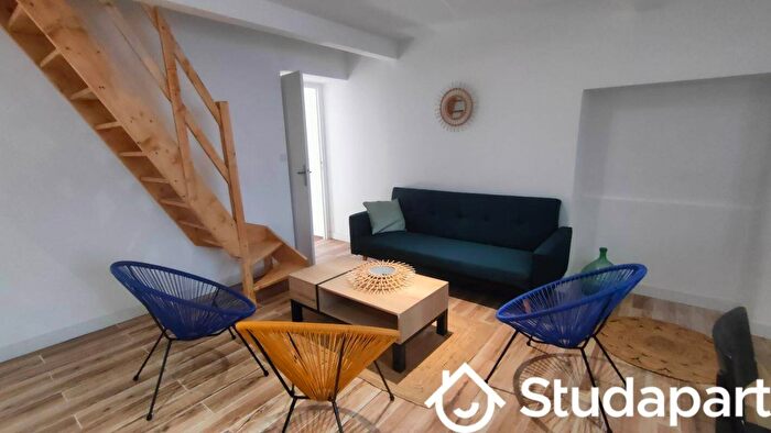 Arènes, Nîmes : Appartement 1 pièce à louer