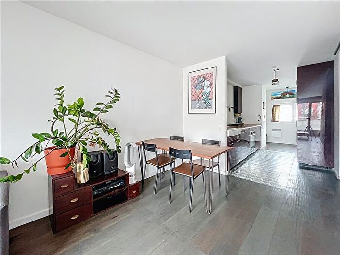 Appartement à louer - La Courneuve, La Gare - 3 pièces - 2 chambres