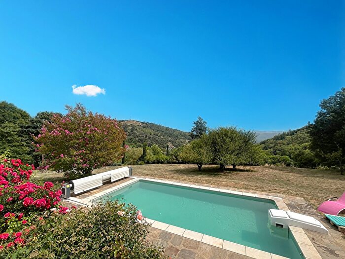 Maison à vendre - Saint-Pons-de-Thomières - 6 pièces - 4 chambres