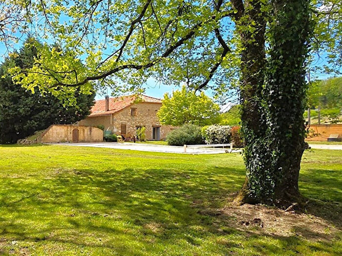 Maison à vendre - Monsempron-Libos - 7 pièces - 4 chambres