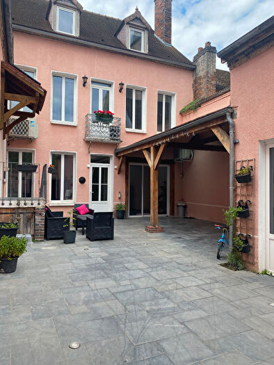 Maison à vendre - Villeneuve-lArchevêque - 9 pièces - 5 chambres