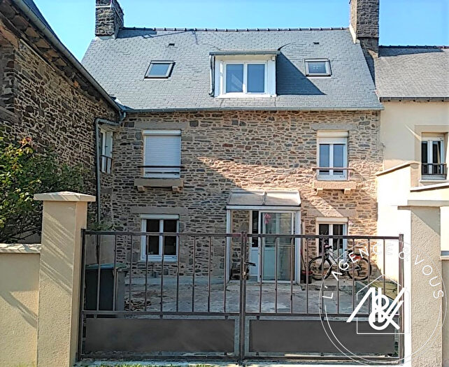 Maison à vendre - Dol-de-Bretagne - 6 pièces - 4 chambres