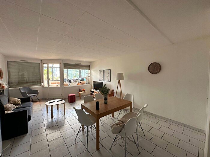 Moulin à Vent-Ernest Renan, Vénissieux : Appartement 1 pièce à louer