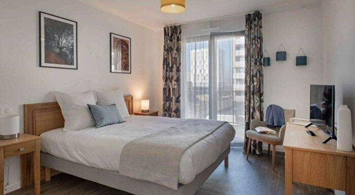 Appartement à louer - Gare, Achères - 1 pièce