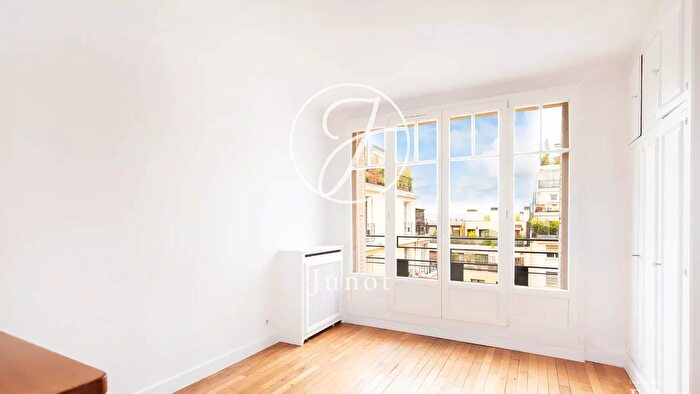 Appartement 2 pièces à vendre à Paris 16ème, Auteuil-Nord, Jasmin, Mirabeau