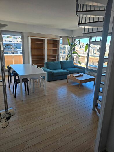 Appartement à louer - Neuilly-sur-Seine - 4 pièces - 2 chambres