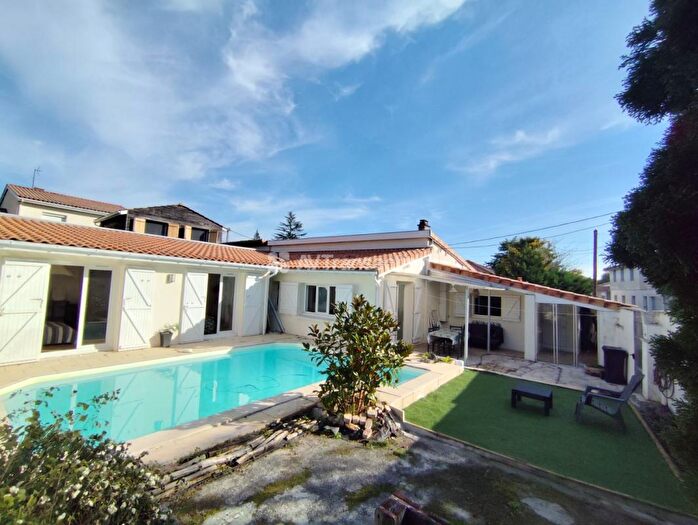 Maison à vendre - Le Taillan-Médoc - 5 pièces - 3 chambres