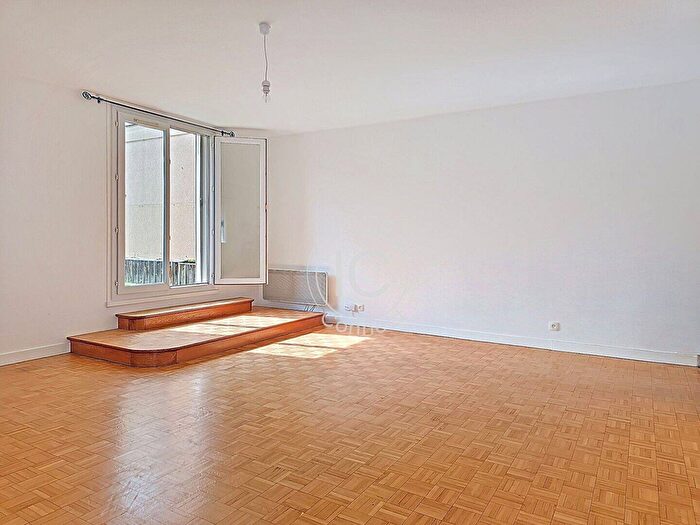Est, Dardilly - Appartement 4 pièces à louer