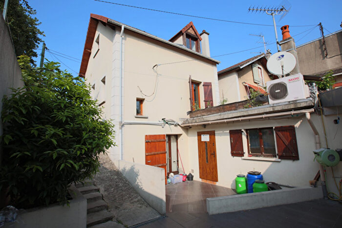 Maison à vendre - Saint-Denis, Romain Rolland - 7 pièces - 5 chambres