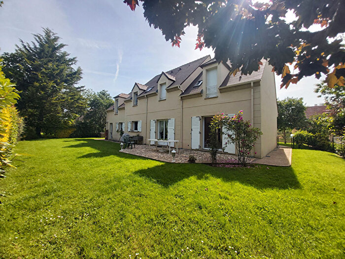 Magny-les-Hameaux : Maison 8 pièces à vendre