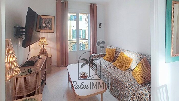 Appartement à louer - Centre Ville, Sanary-sur-Mer - 2 pièces - 1 chambre