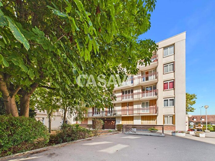 Saint-Ouen-l'Aumône, Centre-ville, Prairie : Appartement 5 pièces à vendre