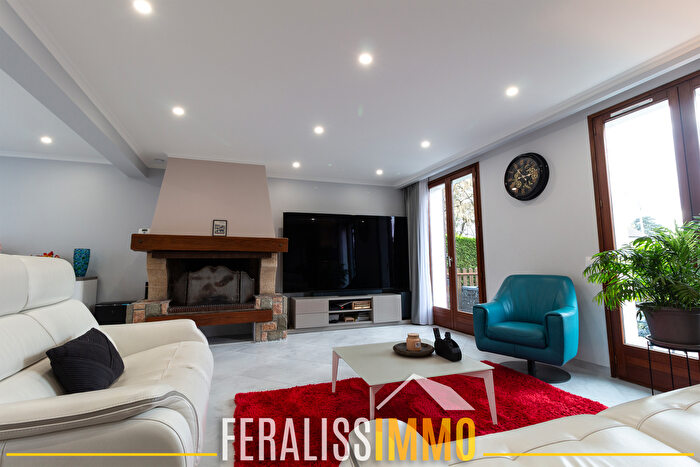 Maison à vendre - Vaux-sur-Seine - 6 pièces - 4 chambres