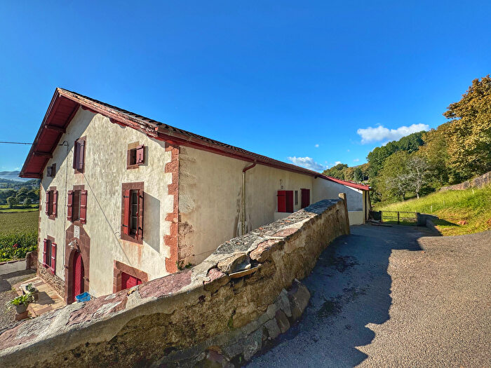 Maison à vendre - Saint-Jean-Pied-de-Port - 9 pièces - 5 chambres