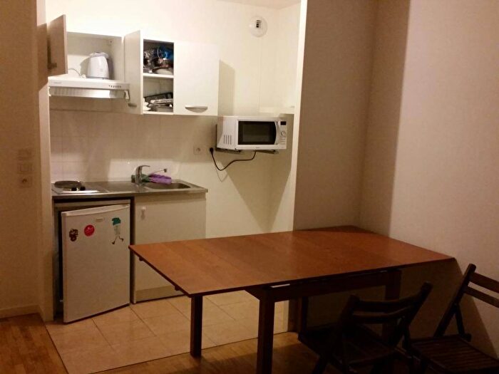 Appartement à louer - Bas Montreuil-République - 1 pièce