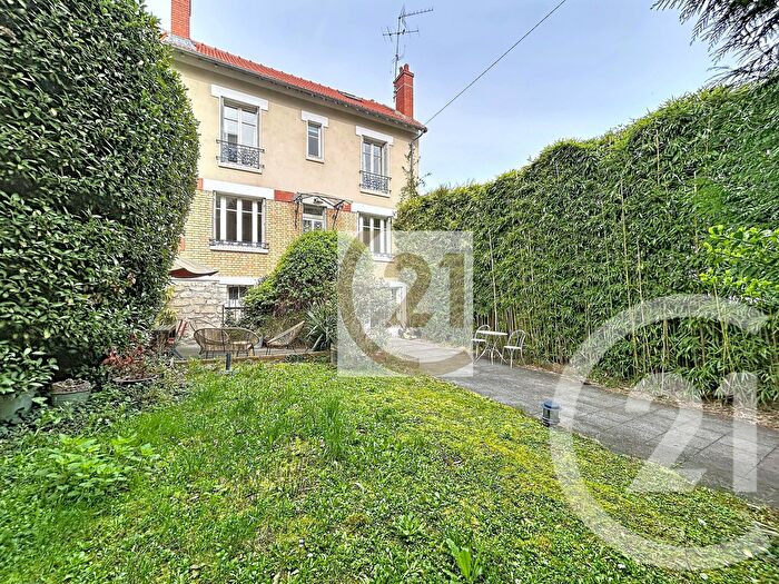 Maison 7 pièces à Ivry-sur-Seine, Centre-ville, à vendre