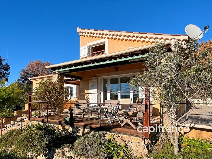 Maison à vendre - Bagnols-en-Forêt - 5 pièces - 5 chambres