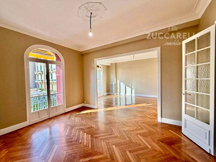 Appartement à louer - Beaulieu-sur-Mer - 6 pièces