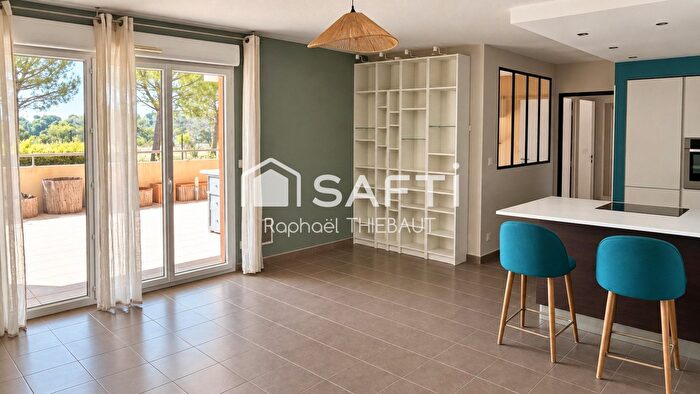 Appartement 3 pièces à louer - Saint-Raphaël, Veyssières