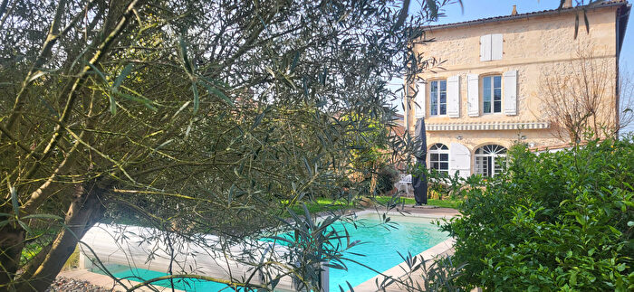 Maison à vendre - Plassac - 9 pièces - 7 chambres