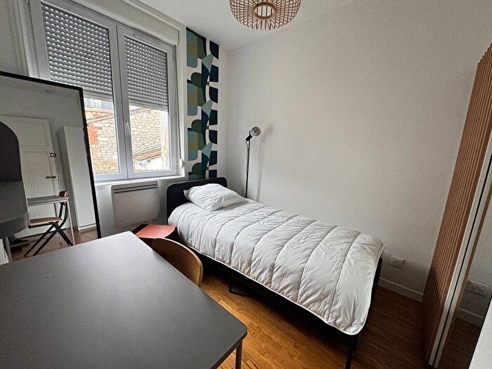 Appartement à louer - Barbâtre-Saint Remy-Verrerie, Reims - 1 pièce