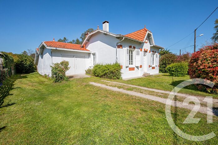 Maison à vendre - Saint-Médard-en-Jalles, Centre-ville - 5 pièces - 3 chambres