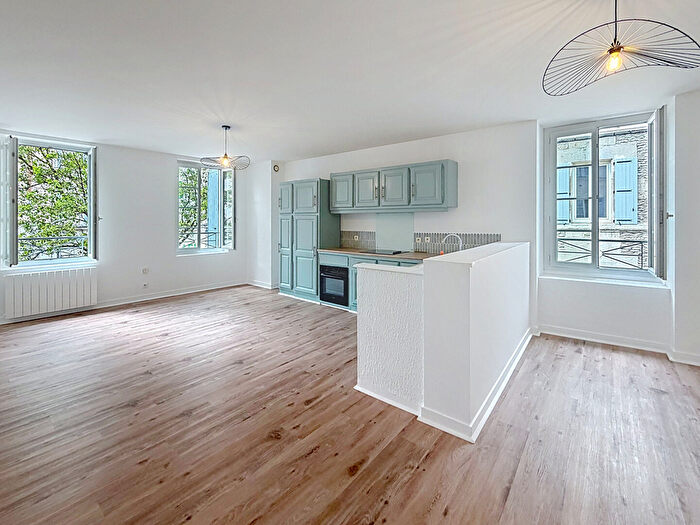 Cognac, Champ de Foire : Appartement 2 pièces à louer