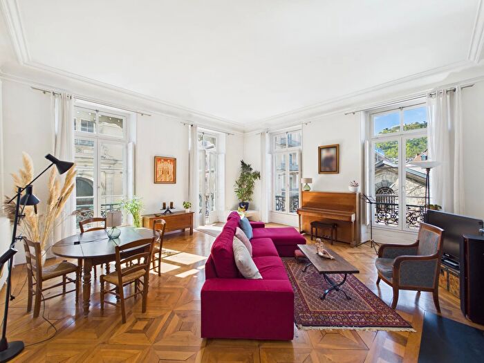 Appartement à vendre - Grenoble, Notre-Dame, Mutualité - 5 pièces - 3 chambres