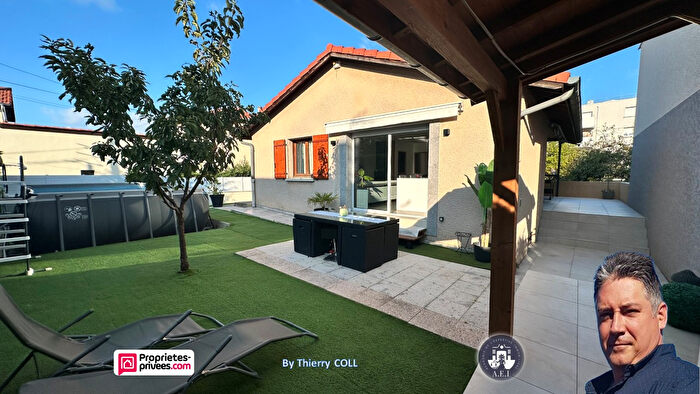 Maison à vendre - Vénissieux, Anatole France, Paul Langevin - 5 pièces - 3 chambres