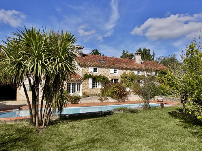 Maison à vendre - Vic-Fezensac - 5 pièces - 3 chambres