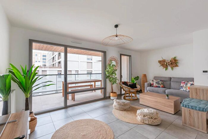 Appartement à vendre - Bron, Bron Piscine, Le Lessivas - 4 pièces - 3 chambres