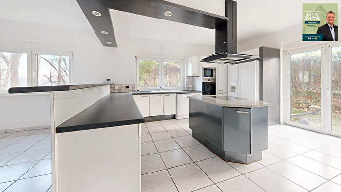 Maison à vendre - Hégenheim - 12 pièces - 6 chambres