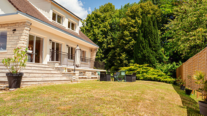 Maison à vendre - Senlis, Villevert - 8 pièces - 6 chambres